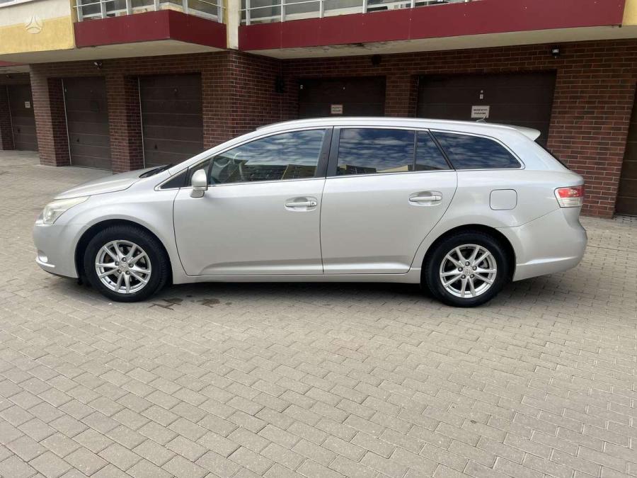 Grey Toyota Avensis 2011 in Vilnius, with an engine capacity of 2.00 L and mileage of 358 thousand km for 2750 €, photo 9 on AUTOMOTO.COM.LV