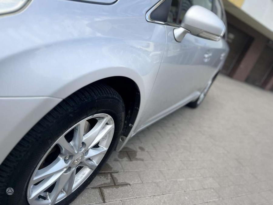 Grey Toyota Avensis 2011 in Vilnius, with an engine capacity of 2.00 L and mileage of 358 thousand km for 2750 €, photo 10 on AUTOMOTO.COM.LV
