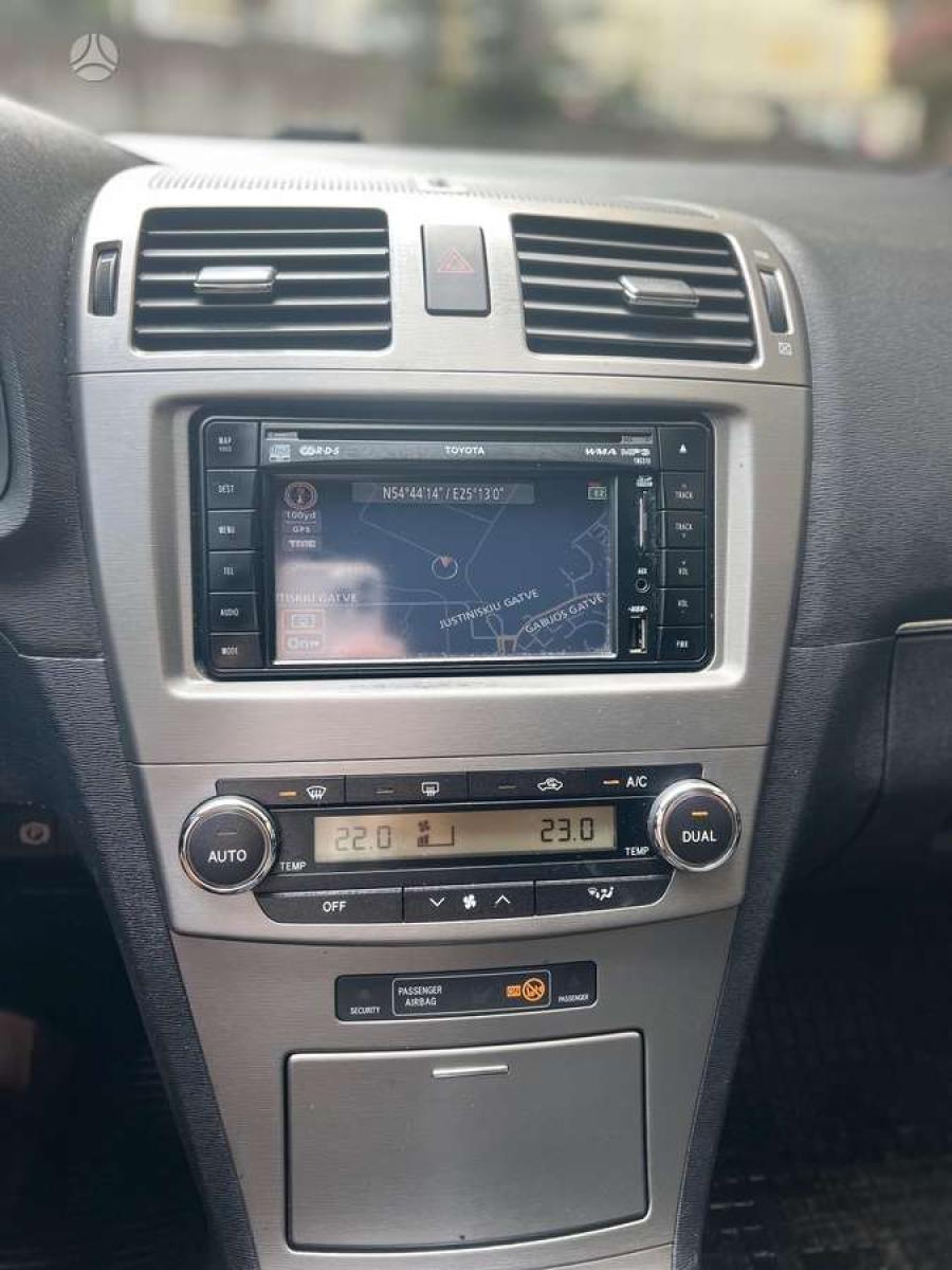 Grey Toyota Avensis 2011 in Vilnius, with an engine capacity of 2.00 L and mileage of 358 thousand km for 2750 €, photo 15 on AUTOMOTO.COM.LV