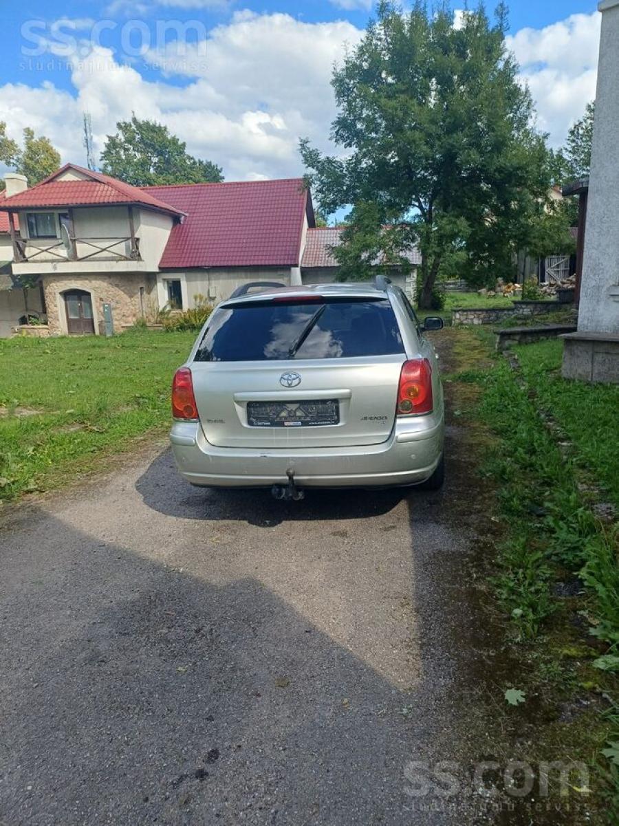 Pelēks Toyota Avensis 2003 Tukums, ar dzinēja tilpumu 2.00 L un nobraukumu 0 tūkst. km par 1000 €, foto 3 vietnē AUTOMOTO.COM.LV
