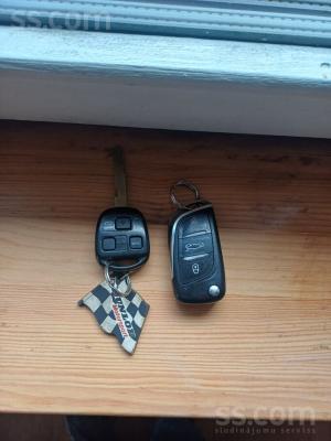 Pelēks Toyota Avensis 2003 Tukums, ar dzinēja tilpumu 2.00 L un nobraukumu 0 tūkst. km par 1000 €, foto 11 vietnē AUTOMOTO.COM.LV