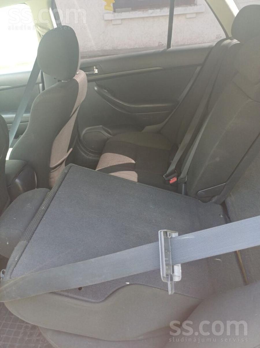 Pelēks Toyota Avensis 2003 Tukums, ar dzinēja tilpumu 2.00 L un nobraukumu 0 tūkst. km par 1000 €, foto 14 vietnē AUTOMOTO.COM.LV