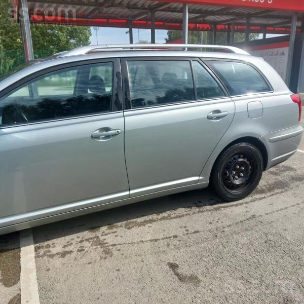 Grey Toyota Avensis 2007 in Bauska, with an engine capacity of 2.20 L and mileage of 268 thousand km for 1750 €, photo 3 on AUTOMOTO.COM.LV