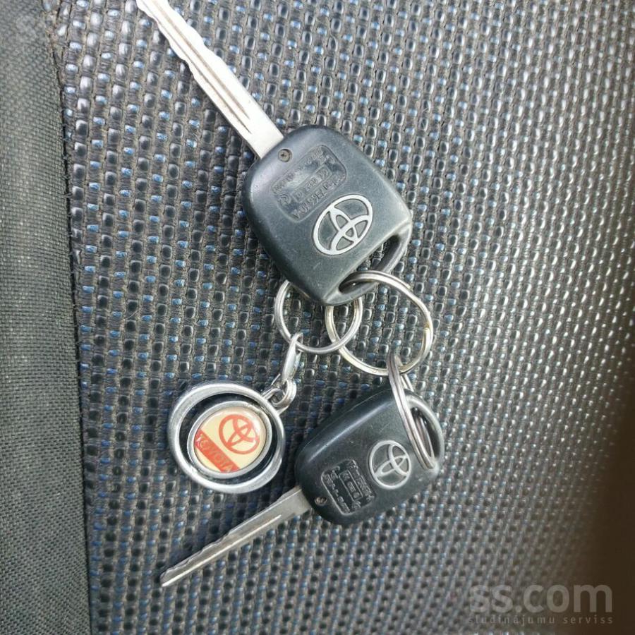 Pelēks Toyota Avensis 2007 Bauska, ar dzinēja tilpumu 2.20 L un nobraukumu 268 tūkst. km par 1750 €, foto 12 vietnē AUTOMOTO.COM.LV