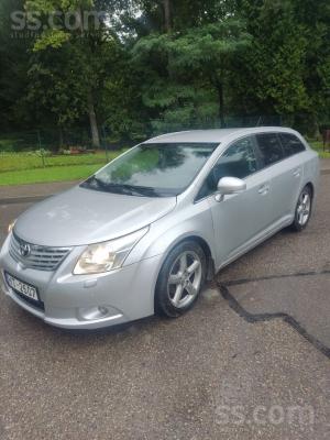 Серый Тойота Авенсис 2011 в Елгава, объемом двигателя 2.00 л и пробегом 310 тыс. км за 3100 €, фото  на AUTOMOTO.COM.LV