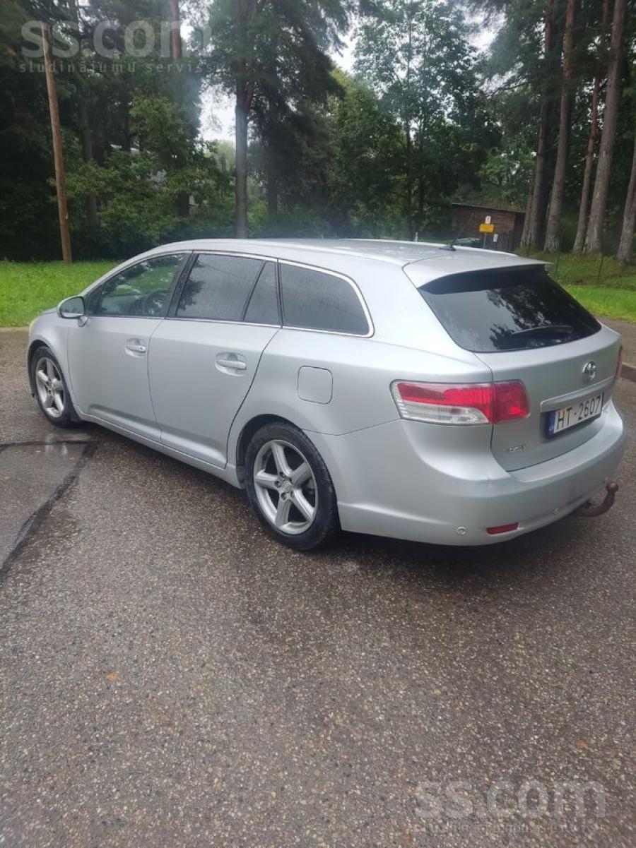 Серый Тойота Авенсис 2011 в Елгава, объемом двигателя 2.00 л и пробегом 310 тыс. км за 3100 €, фото 3 на AUTOMOTO.COM.LV