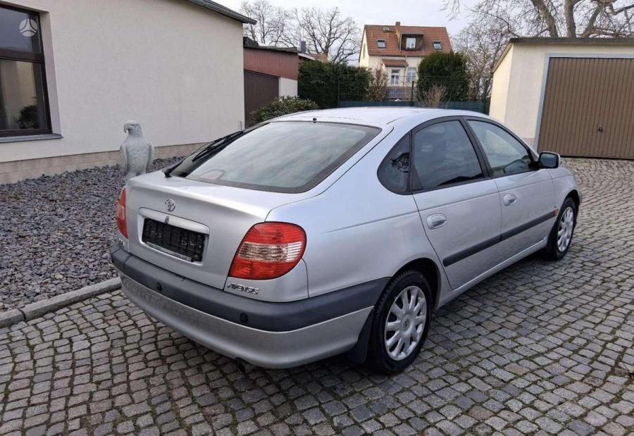 Pelēks Toyota Avensis 2001 Kauņa, ar dzinēja tilpumu 1.98 L un nobraukumu 215 tūkst. km par 950 €, foto 5 vietnē AUTOMOTO.COM.LV