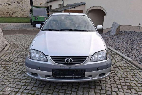 Pelēks Toyota Avensis 2001 Kauņa, ar dzinēja tilpumu 1.98 L un nobraukumu 215 tūkst. km par 950 €, foto 8 vietnē AUTOMOTO.COM.LV
