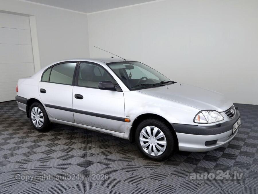 Grey Toyota Avensis 2001 in Tallinn, with an engine capacity of 1.60 L and mileage of 360 thousand km for 799 €, photo 1 on AUTOMOTO.COM.LV