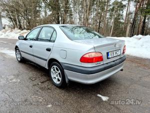 Grey Toyota Avensis 2001 in Tallinn, with an engine capacity of 1.60 L and mileage of 175 thousand km for 990 €, photo 2 on AUTOMOTO.COM.LV