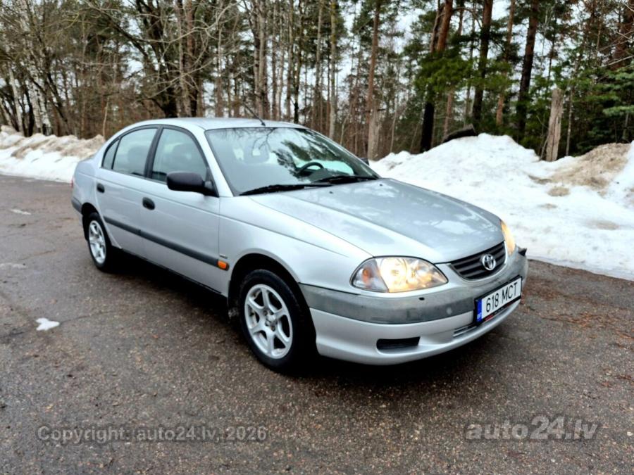 Grey Toyota Avensis 2001 in Tallinn, with an engine capacity of 1.60 L and mileage of 175 thousand km for 990 €, photo 3 on AUTOMOTO.COM.LV
