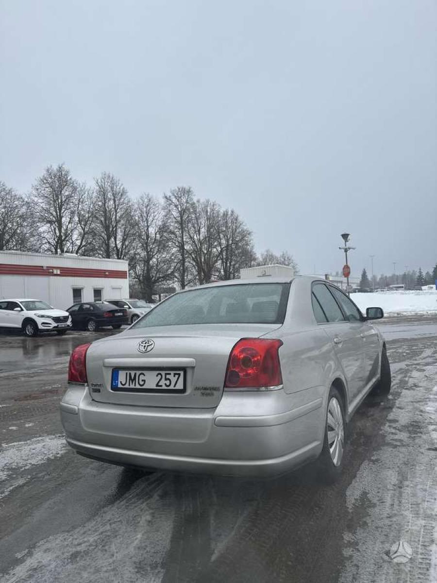 Pelēks Toyota Avensis 2003 Kaišiadorys, ar dzinēja tilpumu 2.00 L un nobraukumu 298 tūkst. km par 1850 €, foto 4 vietnē AUTOMOTO.COM.LV