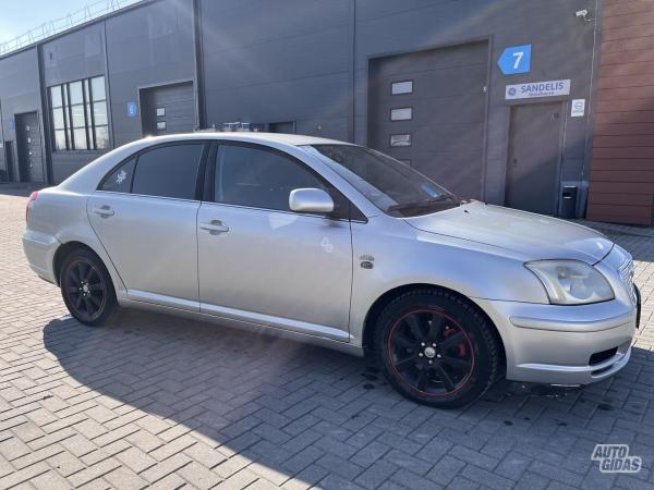 Pelēks Toyota Avensis 2003 Šilutė, ar dzinēja tilpumu 2.00 L un nobraukumu 400 tūkst. km par 1380 €, foto 3 vietnē AUTOMOTO.COM.LV
