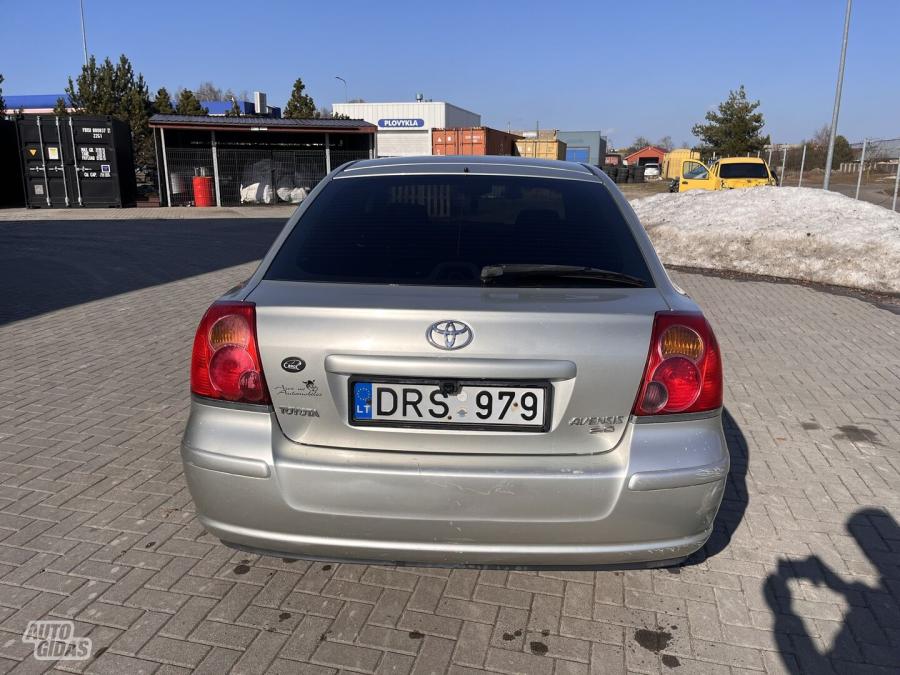 Pelēks Toyota Avensis 2003 Šilutė, ar dzinēja tilpumu 2.00 L un nobraukumu 400 tūkst. km par 1380 €, foto 5 vietnē AUTOMOTO.COM.LV