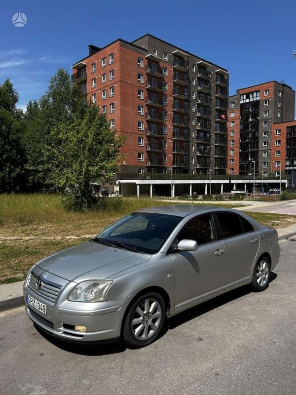 Grey Toyota Avensis 2003 in Vilnius, with an engine capacity of 2.00 L and mileage of 270 thousand km for 1349 €, photo 2 on AUTOMOTO.COM.LV