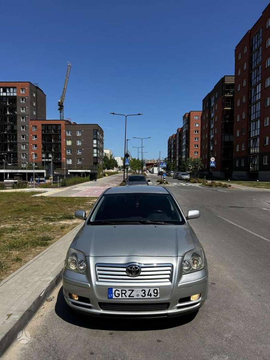 Серый Тойота Авенсис 2003 в Вильнюс, объемом двигателя 2.00 л и пробегом 270 тыс. км за 1349 €, фото 4 на AUTOMOTO.COM.LV