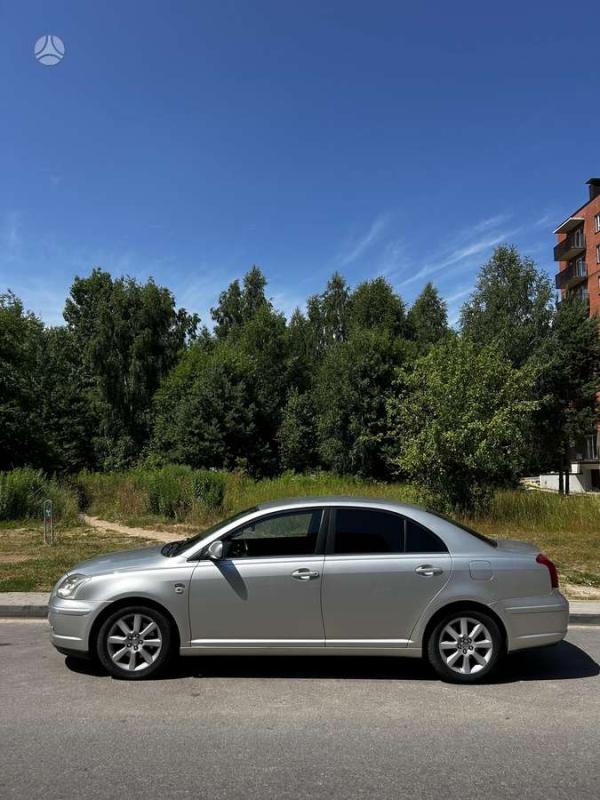 Grey Toyota Avensis 2003 in Vilnius, with an engine capacity of 2.00 L and mileage of 270 thousand km for 1349 €, photo 4 on AUTOMOTO.COM.LV