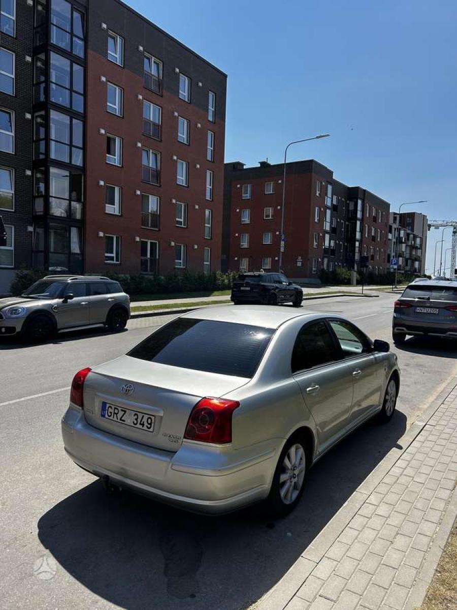 Серый Тойота Авенсис 2003 в Вильнюс, объемом двигателя 2.00 л и пробегом 270 тыс. км за 1349 €, фото 7 на AUTOMOTO.COM.LV