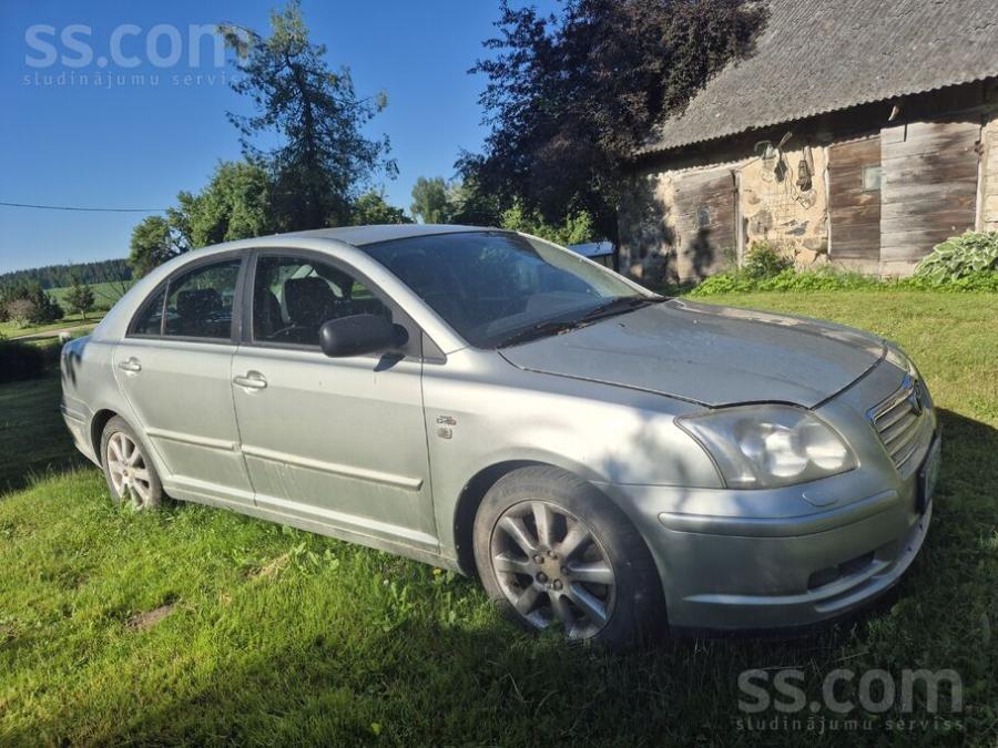 Серый Тойота Авенсис 2003 в Салдус, объемом двигателя 1.90 л и пробегом 297 тыс. км за 500 €, фото 1 на AUTOMOTO.COM.LV