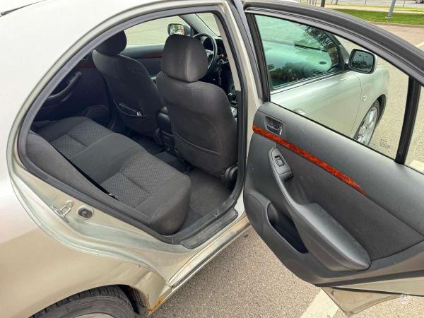 Grey Toyota Avensis 2003 in Vilnius, with an engine capacity of 2.00 L and mileage of 175 thousand km for 1300 €, photo 10 on AUTOMOTO.COM.LV