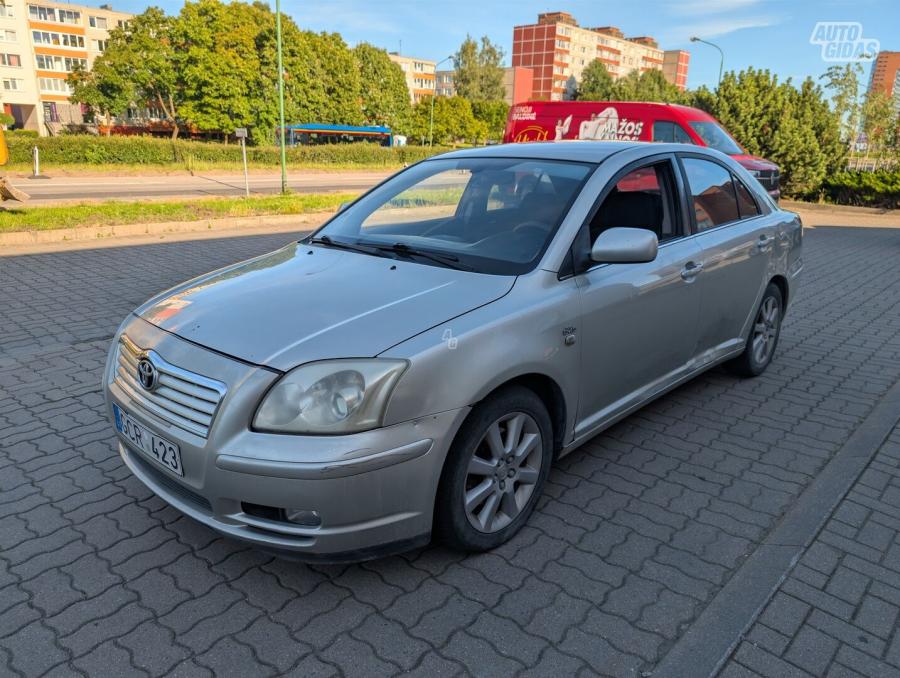 Grey Toyota Avensis 2003 in Klaipeda, with an engine capacity of 2.00 L and mileage of 425 thousand km for 800 €, photo 1 on AUTOMOTO.COM.LV