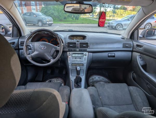 Pelēks Toyota Avensis 2003 Klaipėda, ar dzinēja tilpumu 2.00 L un nobraukumu 425 tūkst. km par 800 €, foto 7 vietnē AUTOMOTO.COM.LV