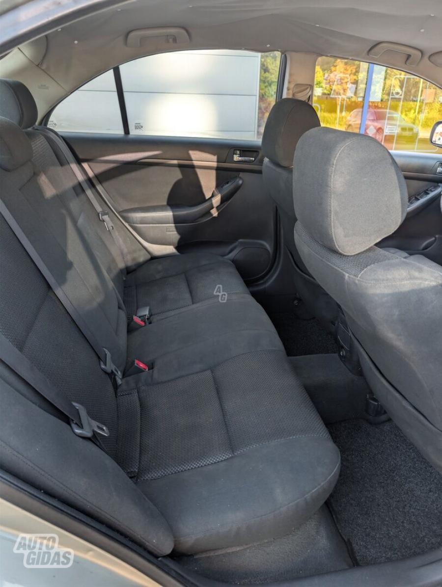 Grey Toyota Avensis 2003 in Klaipeda, with an engine capacity of 2.00 L and mileage of 425 thousand km for 800 €, photo 10 on AUTOMOTO.COM.LV