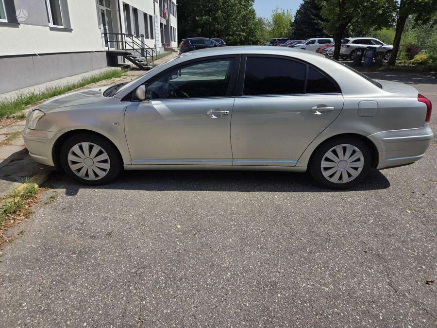 Pelēks Toyota Avensis 2003 Alīta, ar dzinēja tilpumu 2.00 L un nobraukumu 395 tūkst. km par 1450 €, foto 3 vietnē AUTOMOTO.COM.LV