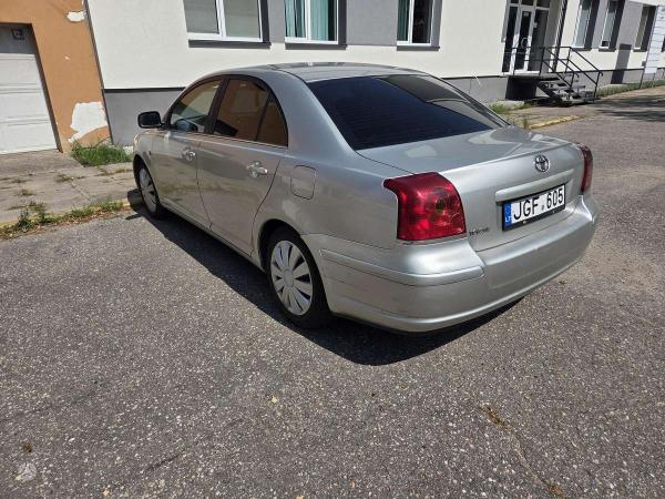 Grey Toyota Avensis 2003 in Alytus, with an engine capacity of 2.00 L and mileage of 395 thousand km for 1450 €, photo 3 on AUTOMOTO.COM.LV