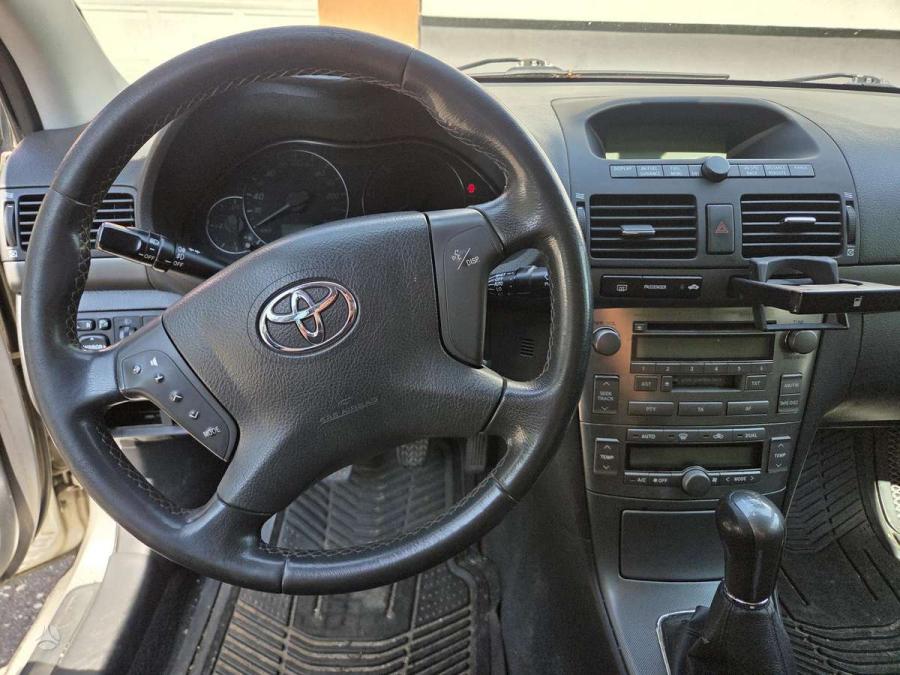 Pelēks Toyota Avensis 2003 Alīta, ar dzinēja tilpumu 2.00 L un nobraukumu 395 tūkst. km par 1450 €, foto 8 vietnē AUTOMOTO.COM.LV