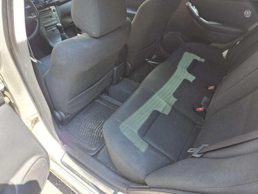 Pelēks Toyota Avensis 2003 Alīta, ar dzinēja tilpumu 2.00 L un nobraukumu 395 tūkst. km par 1450 €, foto 9 vietnē AUTOMOTO.COM.LV