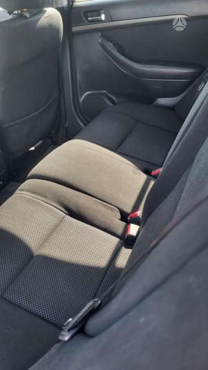 Pelēks Toyota Avensis 2003 Šauļi, ar dzinēja tilpumu 2.00 L un nobraukumu 337 tūkst. km par 1400 €, foto 5 vietnē AUTOMOTO.COM.LV