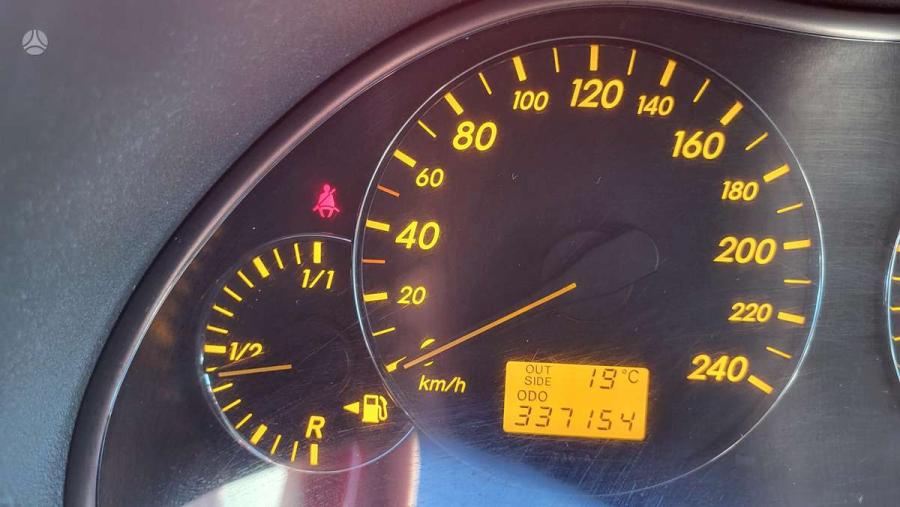 Pelēks Toyota Avensis 2003 Šauļi, ar dzinēja tilpumu 2.00 L un nobraukumu 337 tūkst. km par 1400 €, foto 6 vietnē AUTOMOTO.COM.LV