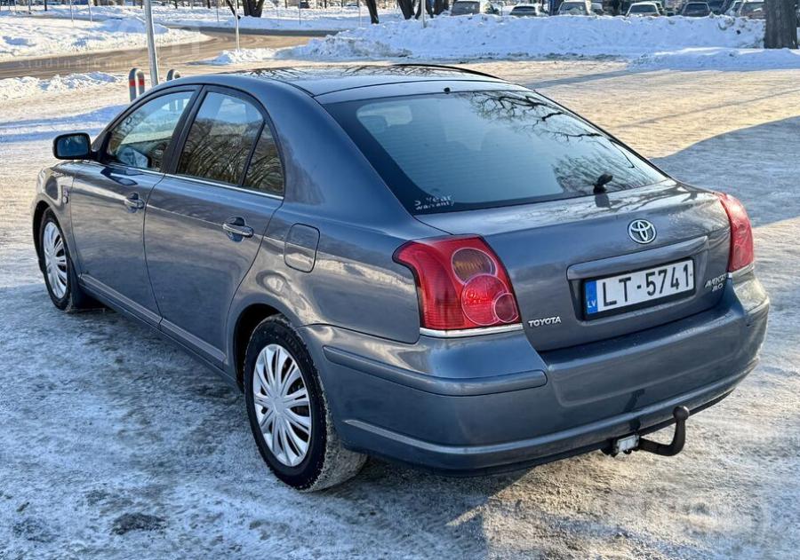 Grey Toyota Avensis 2004 in Riga, with an engine capacity of 2.00 L and mileage of 344 thousand km for 1390 €, photo 3 on AUTOMOTO.COM.LV