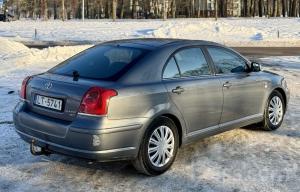 Grey Toyota Avensis 2004 in Riga, with an engine capacity of 2.00 L and mileage of 344 thousand km for 1390 €, photo 4 on AUTOMOTO.COM.LV