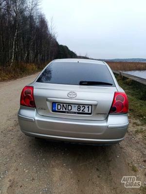 Pelēks Toyota Avensis 2004 Šauļi, ar dzinēja tilpumu 1.80 L un nobraukumu 256 tūkst. km par 2350 €, foto 4 vietnē AUTOMOTO.COM.LV