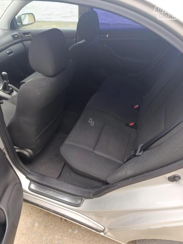 Pelēks Toyota Avensis 2004 Šauļi, ar dzinēja tilpumu 1.80 L un nobraukumu 256 tūkst. km par 2350 €, foto 5 vietnē AUTOMOTO.COM.LV