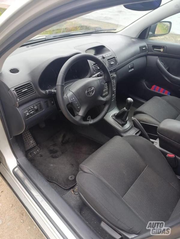 Pelēks Toyota Avensis 2004 Šauļi, ar dzinēja tilpumu 1.80 L un nobraukumu 256 tūkst. km par 2350 €, foto 6 vietnē AUTOMOTO.COM.LV