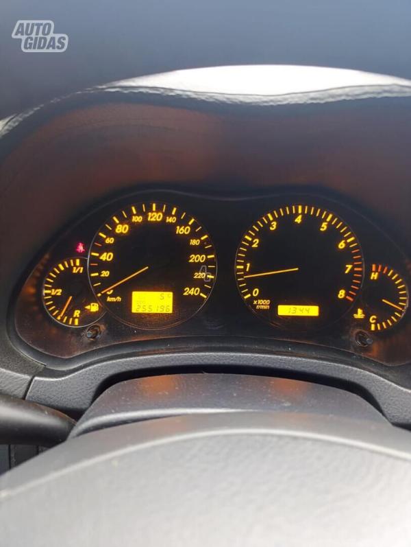 Pelēks Toyota Avensis 2004 Šauļi, ar dzinēja tilpumu 1.80 L un nobraukumu 256 tūkst. km par 2350 €, foto 7 vietnē AUTOMOTO.COM.LV
