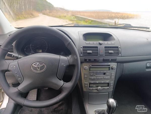 Pelēks Toyota Avensis 2004 Šauļi, ar dzinēja tilpumu 1.80 L un nobraukumu 256 tūkst. km par 2350 €, foto 8 vietnē AUTOMOTO.COM.LV