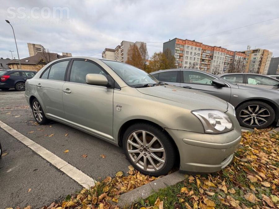 Серый Тойота Авенсис 2004 в Рига, объемом двигателя 2.00 л и пробегом 308 тыс. км за 680 €, фото 1 на AUTOMOTO.COM.LV