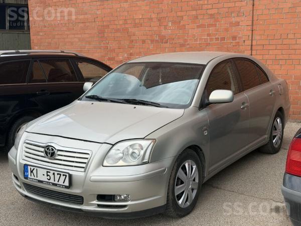 Серый Тойота Авенсис 2004 в Даугавпилс, объемом двигателя 2.00 л и пробегом 275 тыс. км за 1050 €, фото 1 на AUTOMOTO.COM.LV