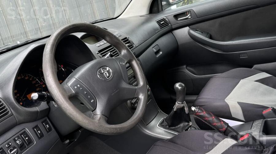 Grey Toyota Avensis 2004 in Riga, with an engine capacity of 2.00 L and mileage of 0 thousand km for 1350 €, photo 6 on AUTOMOTO.COM.LV