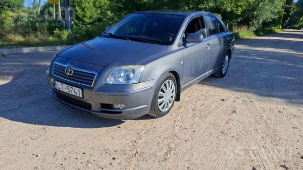 Grey Toyota Avensis 2004 in Jelgava, with an engine capacity of 2.00 L and mileage of 349 thousand km for 850 €, photo 1 on AUTOMOTO.COM.LV