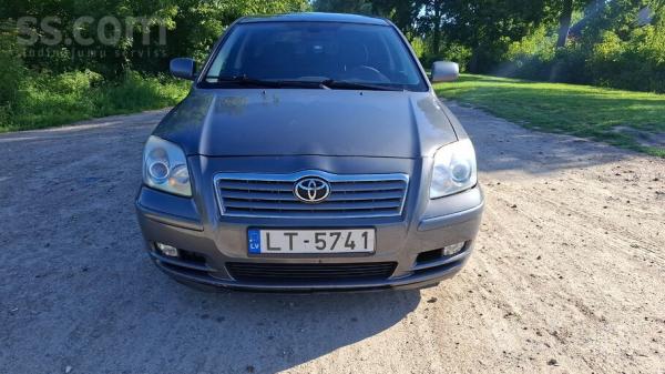 Grey Toyota Avensis 2004 in Jelgava, with an engine capacity of 2.00 L and mileage of 349 thousand km for 850 €, photo 2 on AUTOMOTO.COM.LV