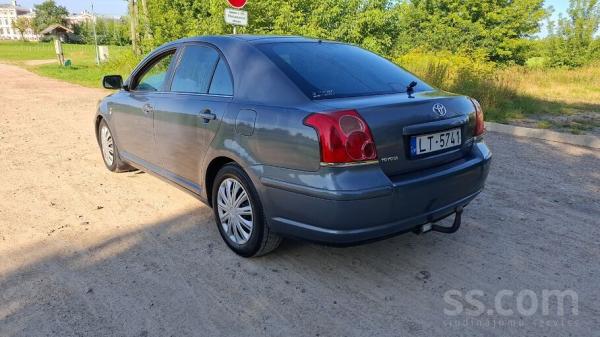 Grey Toyota Avensis 2004 in Jelgava, with an engine capacity of 2.00 L and mileage of 349 thousand km for 850 €, photo 5 on AUTOMOTO.COM.LV