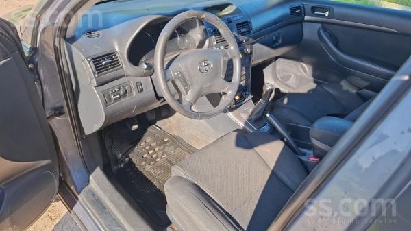 Grey Toyota Avensis 2004 in Jelgava, with an engine capacity of 2.00 L and mileage of 349 thousand km for 850 €, photo 7 on AUTOMOTO.COM.LV