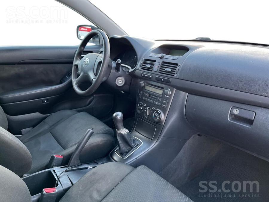 Pelēks Toyota Avensis 2004 Rīga, ar dzinēja tilpumu 1.60 L un nobraukumu 334 tūkst. km par 500 €, foto 7 vietnē AUTOMOTO.COM.LV