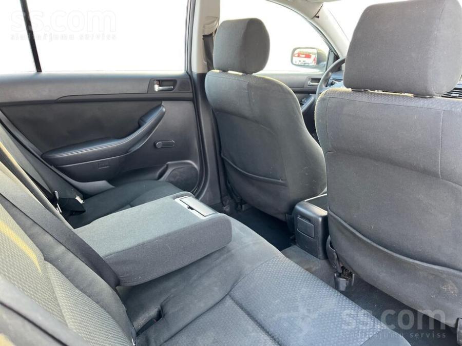 Pelēks Toyota Avensis 2004 Rīga, ar dzinēja tilpumu 1.60 L un nobraukumu 334 tūkst. km par 500 €, foto 8 vietnē AUTOMOTO.COM.LV