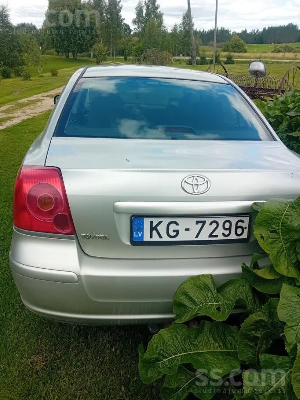 Pelēks Toyota Avensis 2004 Madona, ar dzinēja tilpumu 2.00 L un nobraukumu 300 tūkst. km par 400 €, foto 1 vietnē AUTOMOTO.COM.LV